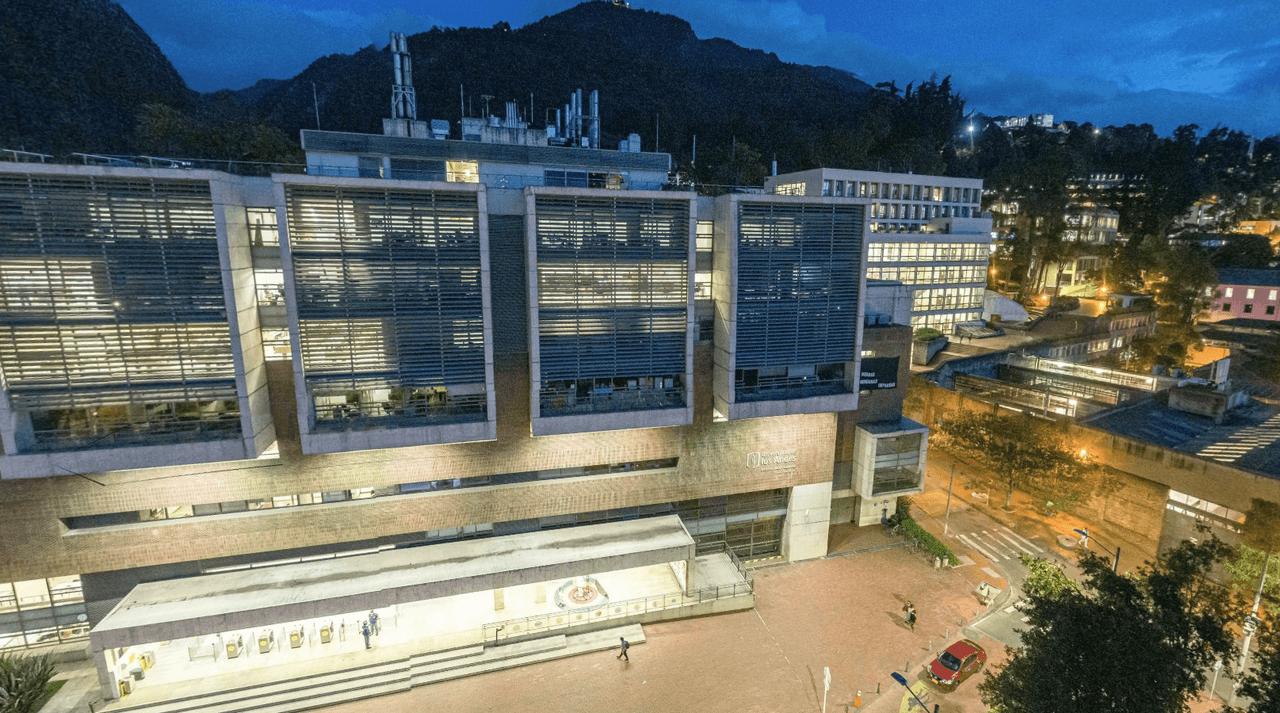 Universidad de los Andes: Colombia's First Quantum Computer Ushers in a ...